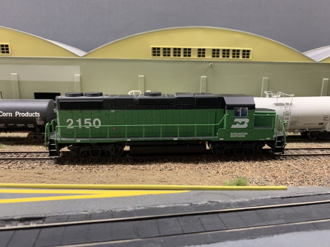 Atlas HO Silver GP38-2 BN 2150 DCC – THE INDUSTRIAL LEAD